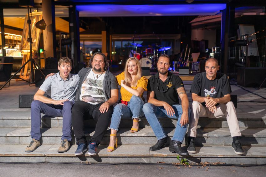 Tretji kanu predstavljajo single in video "Čuvaji rek" - Rockline.si