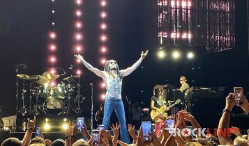 Cassandra's Crossing (ft. George Lynch & Cassandra Carson) napoveduje ...